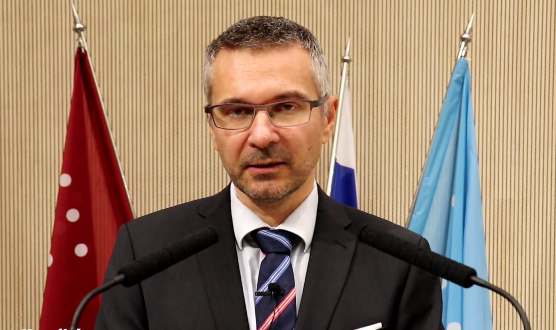 Príhovor dekana FIIT STU k Medzinárodnému dňu študentstva - Fakulta ...